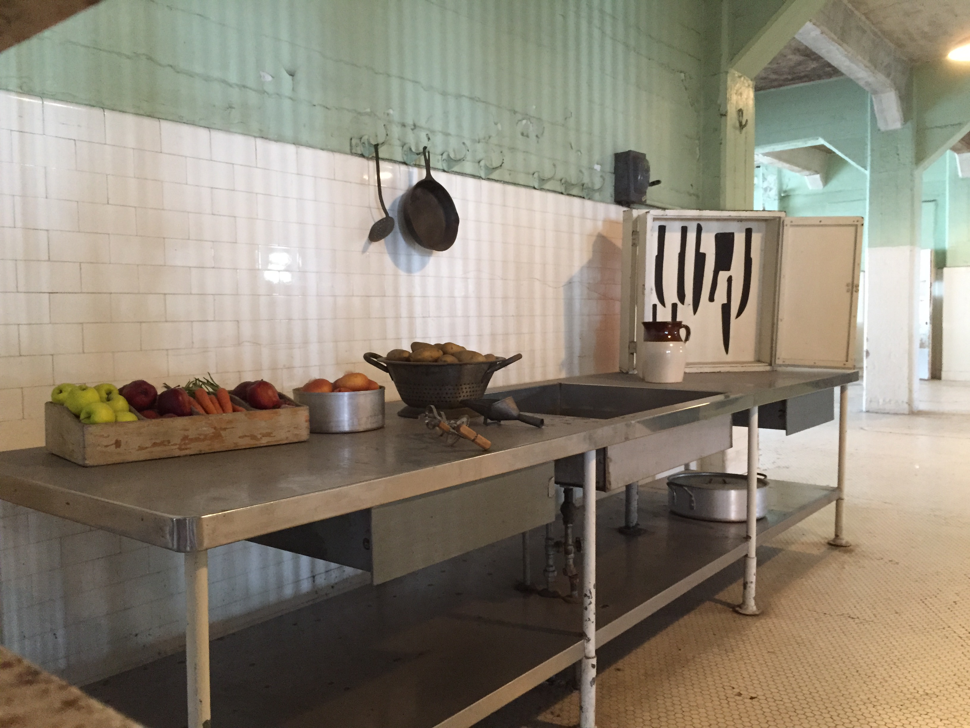 Early American Crime › Prisons and Punishments: Dining at Alcatraz