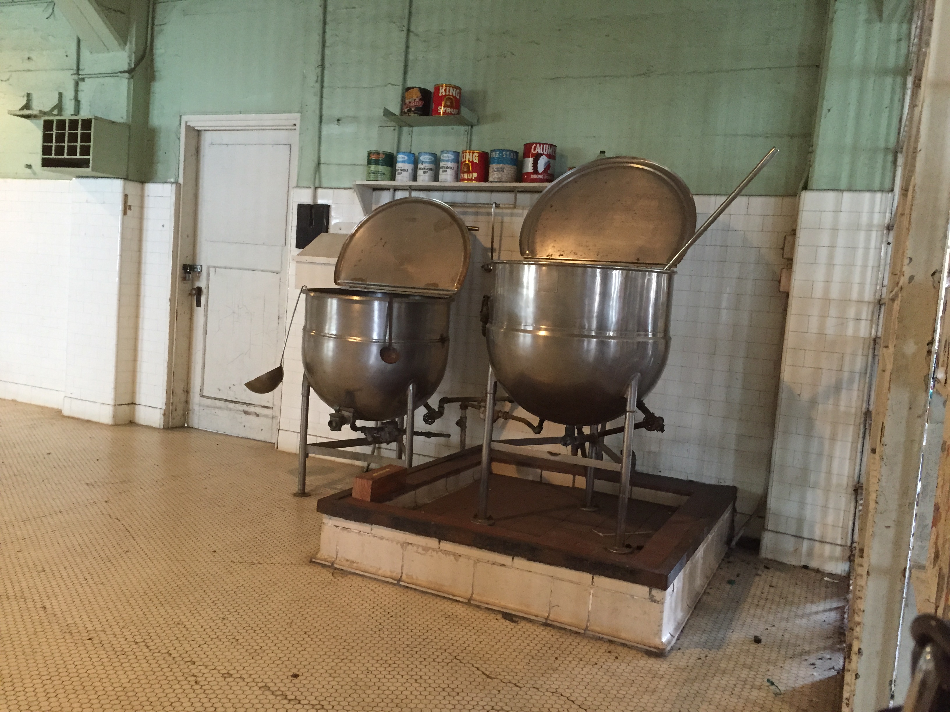 Early American Crime › Prisons and Punishments: Dining at Alcatraz